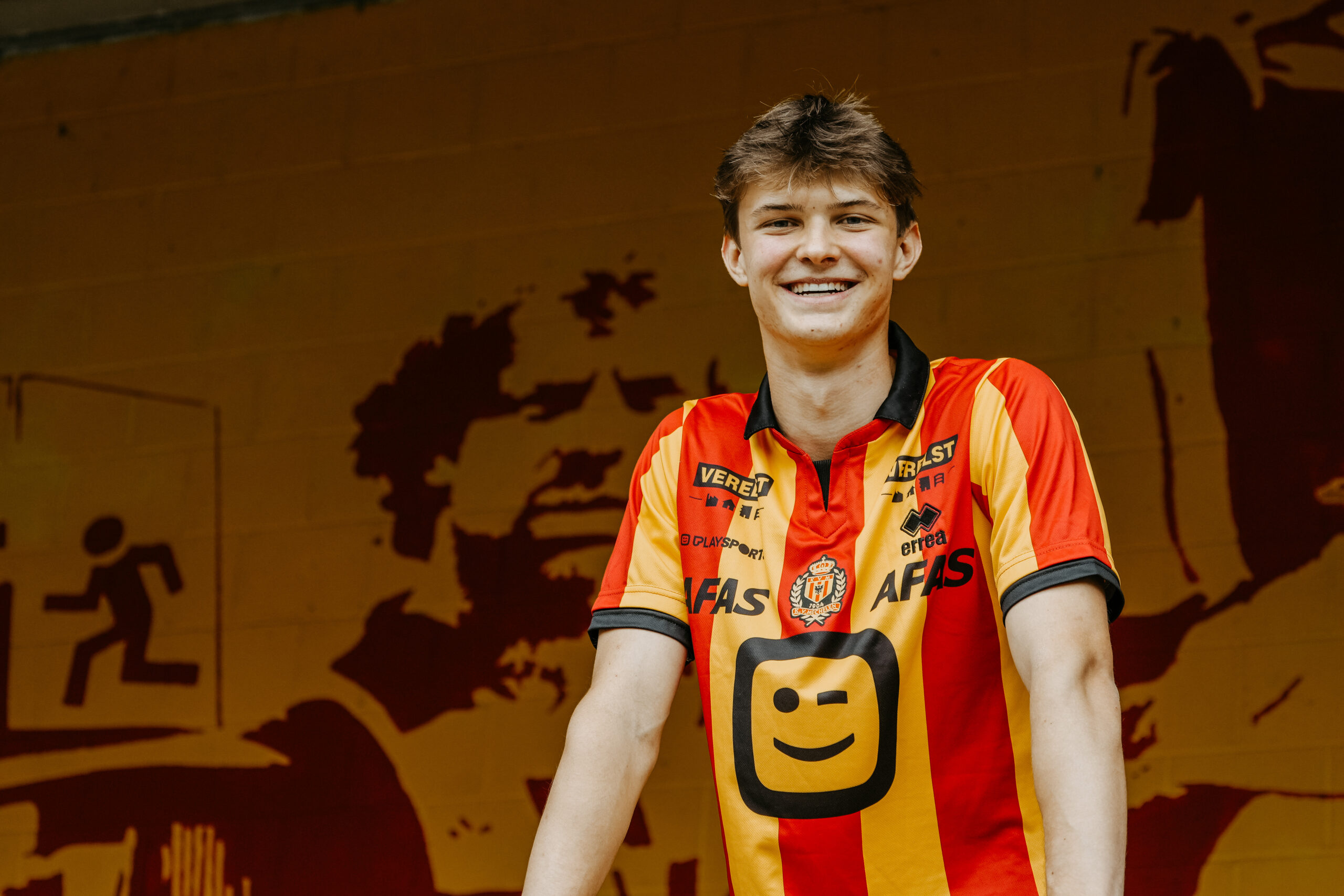 Thibau Loeman tekent eerste profcontract - KV Mechelen